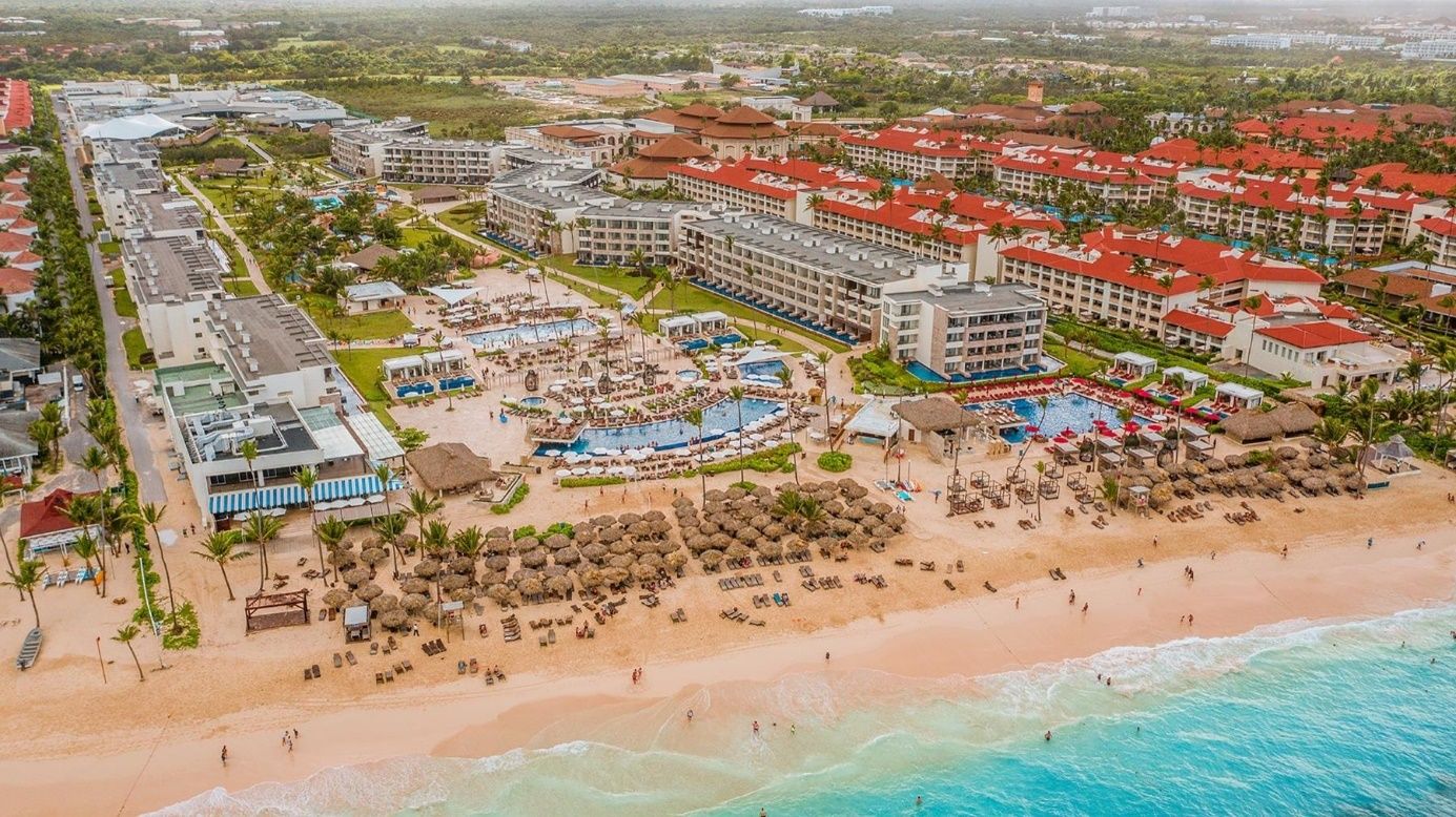 DOS HOTELES RD EN LISTA DE LOS MEJORES TODO INCLUIDO PARA ADOLESCENTES.